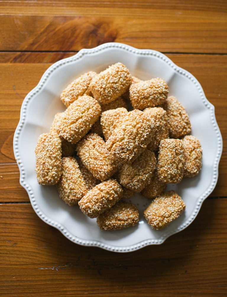 Classic Italian Sesame Cookies {Reginelle Cookies} - The Clever Carrot